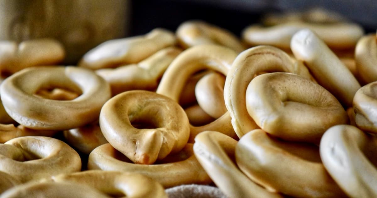 Authentic Italian Taralli Recipe di Mamma Nonna - She Loves Biscotti