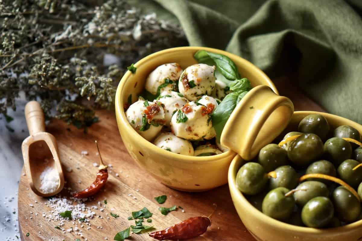 Marinated Mozzarella Balls: A Make-Ahead Italian Appetizer - She Loves ...